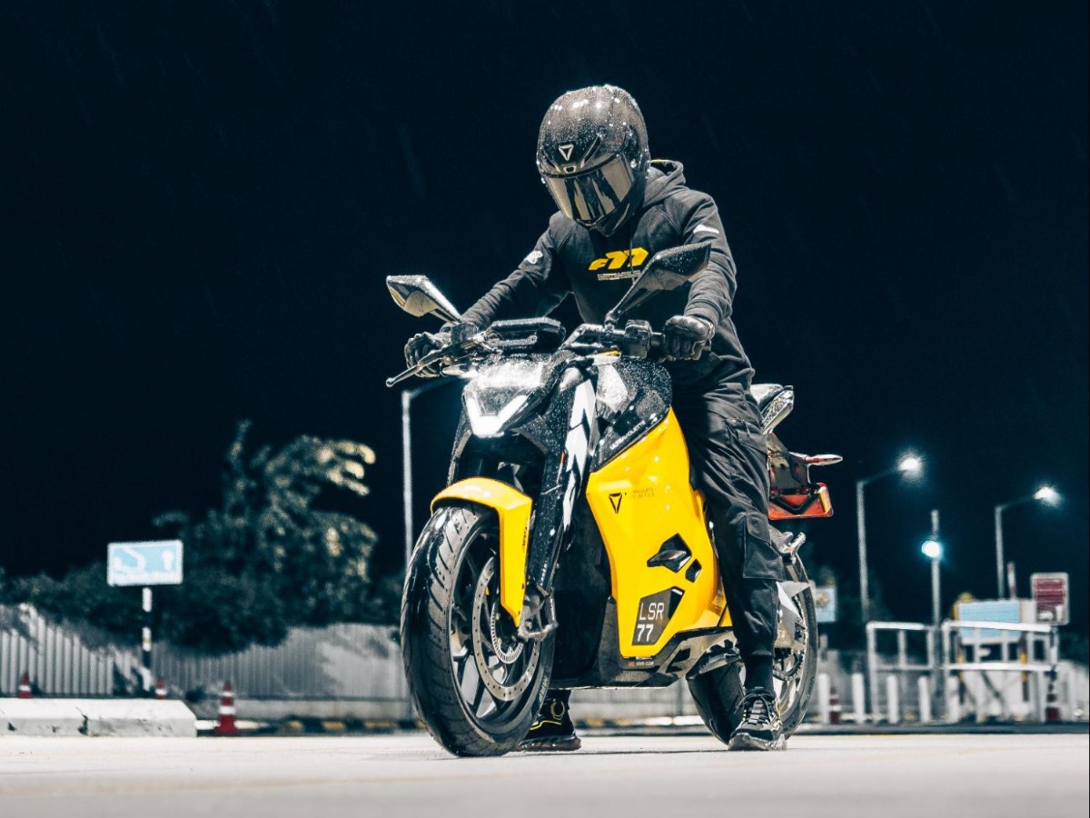 Electric Motorcycles: 10 Key Insights for Green Mobility