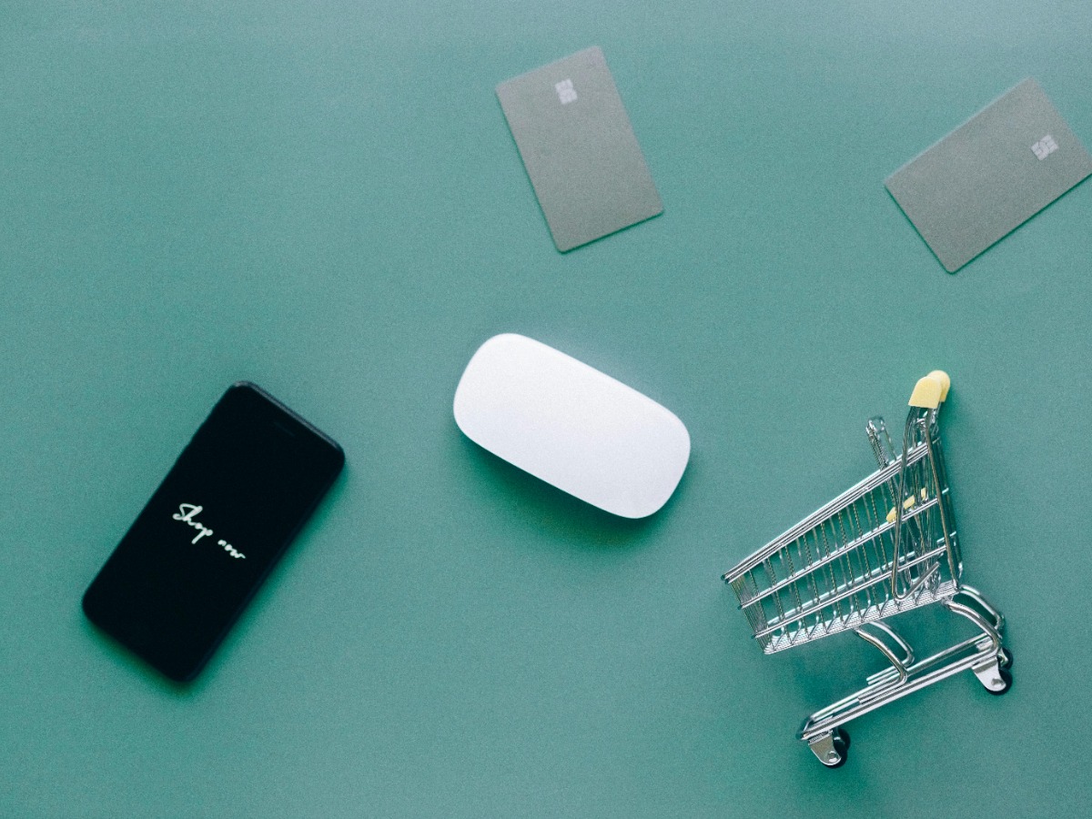 Still Using Old Earphones? These Myntra Deals Are the Upgrade You’ve ...