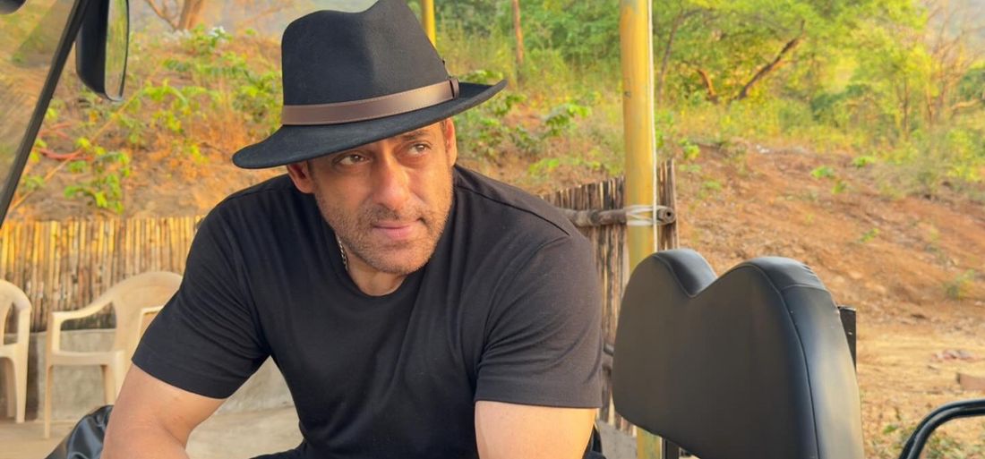 Salman Khan Steps In To Play Peacemaker In Ranveer Singh vs Farhan ...